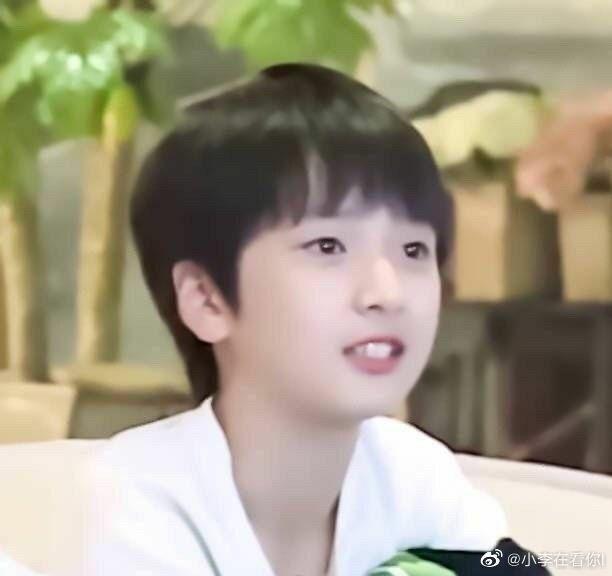 可以提供一些严浩翔小时候的照片嘛？（不带水印）？